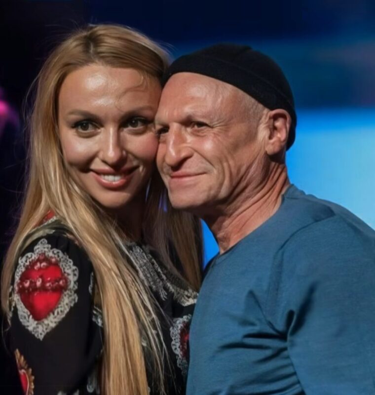 Inte ett spår av celluliter och en platt mage. 46-åriga Olya Polyakova ...
